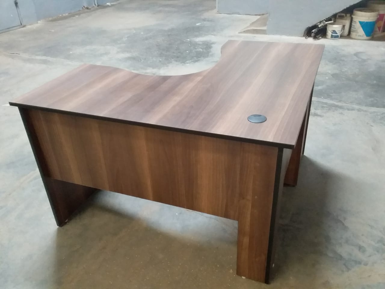 1.2m curved office desk - Furniture Mart